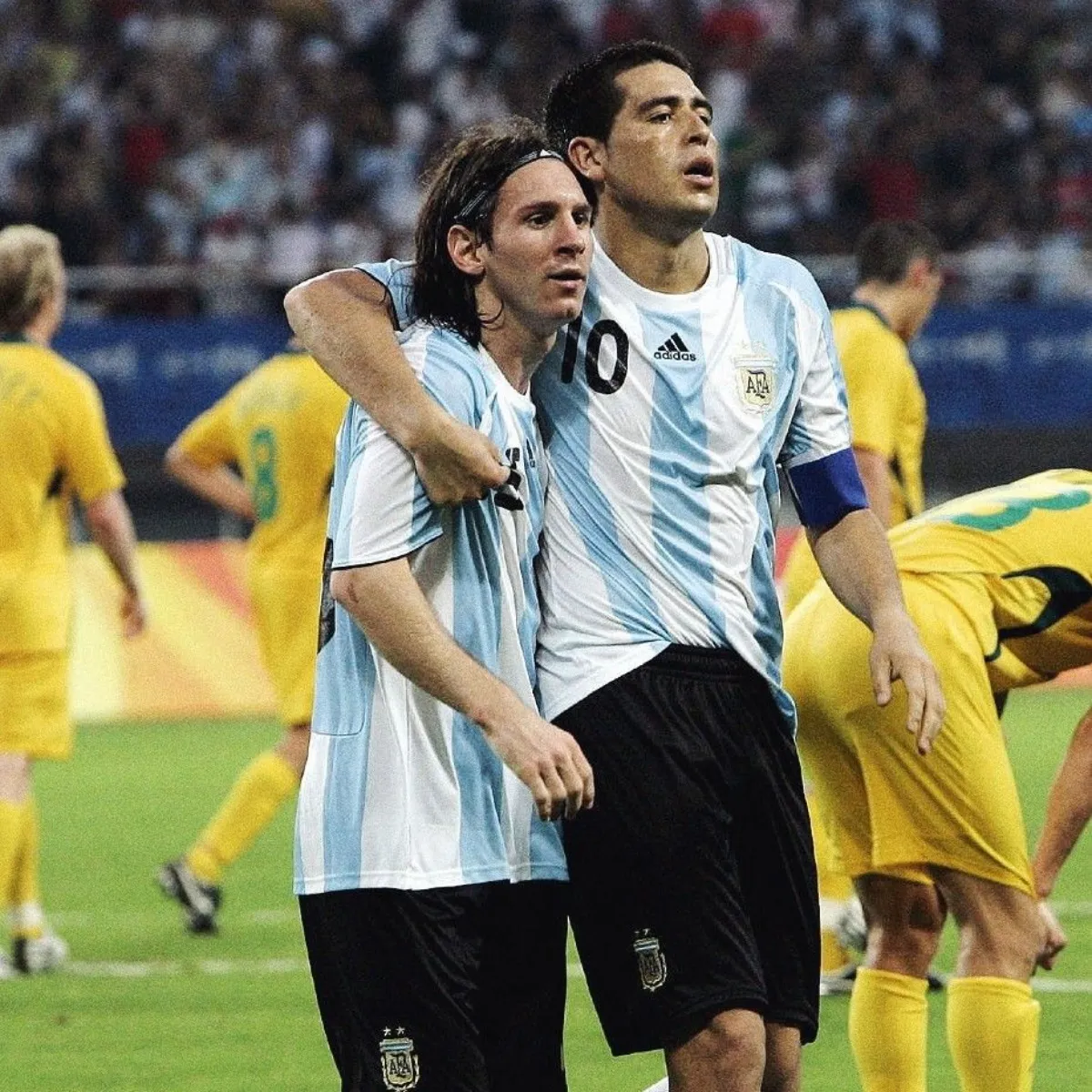 Los cumpleaños de Messi y Riquelme - FM 89.9 Radio con vos
