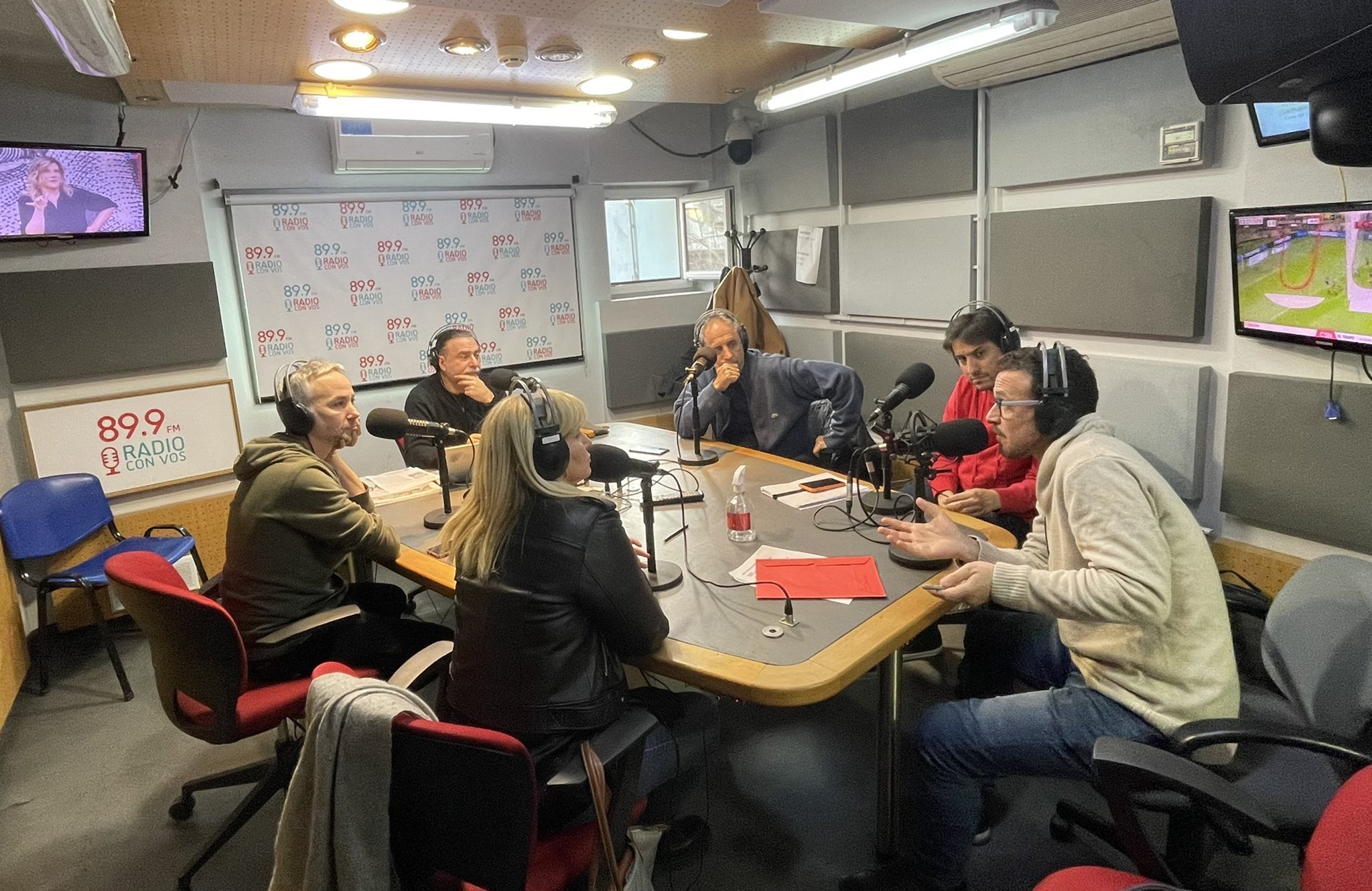 Los conductores de Radio Con Vos debatieron en el "Súper Pase" - FM 89. ...